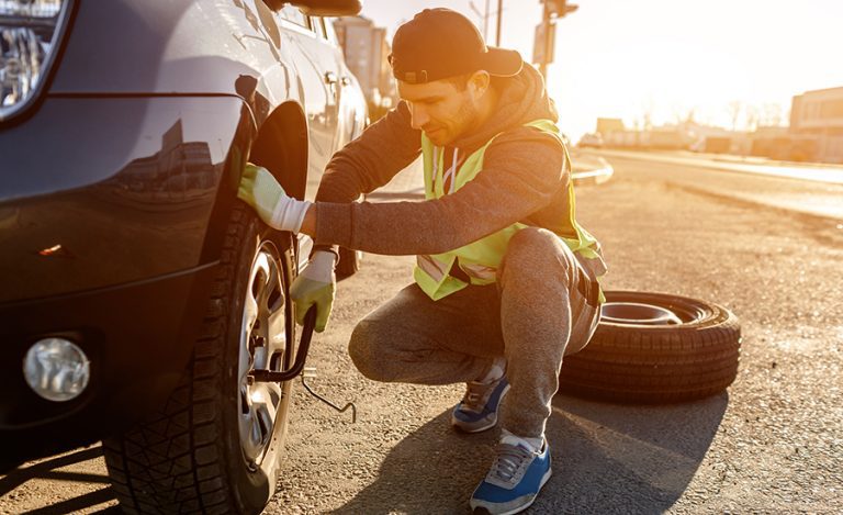 Your Guide to Roadside Assistance Coverage, Costs, and Providers | Maps ...